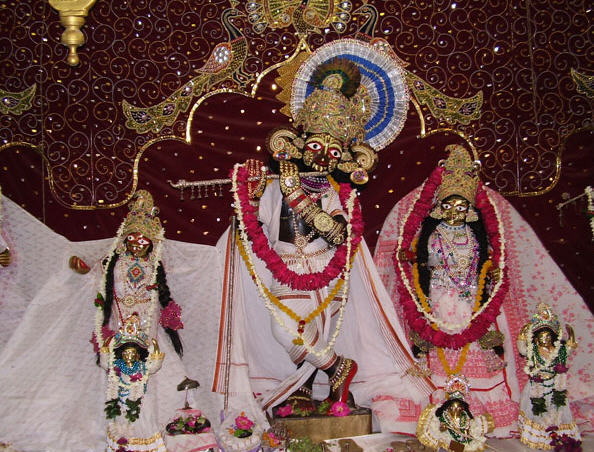 Sri Sri Radha Damodara Temple | Holy Dham